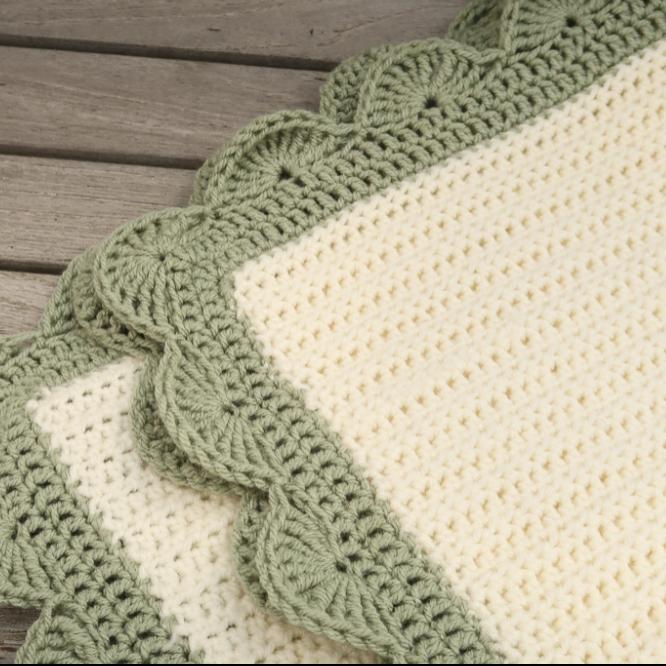 Baby Blanket Crochet Pattern - 2 colors - Scalloped edging