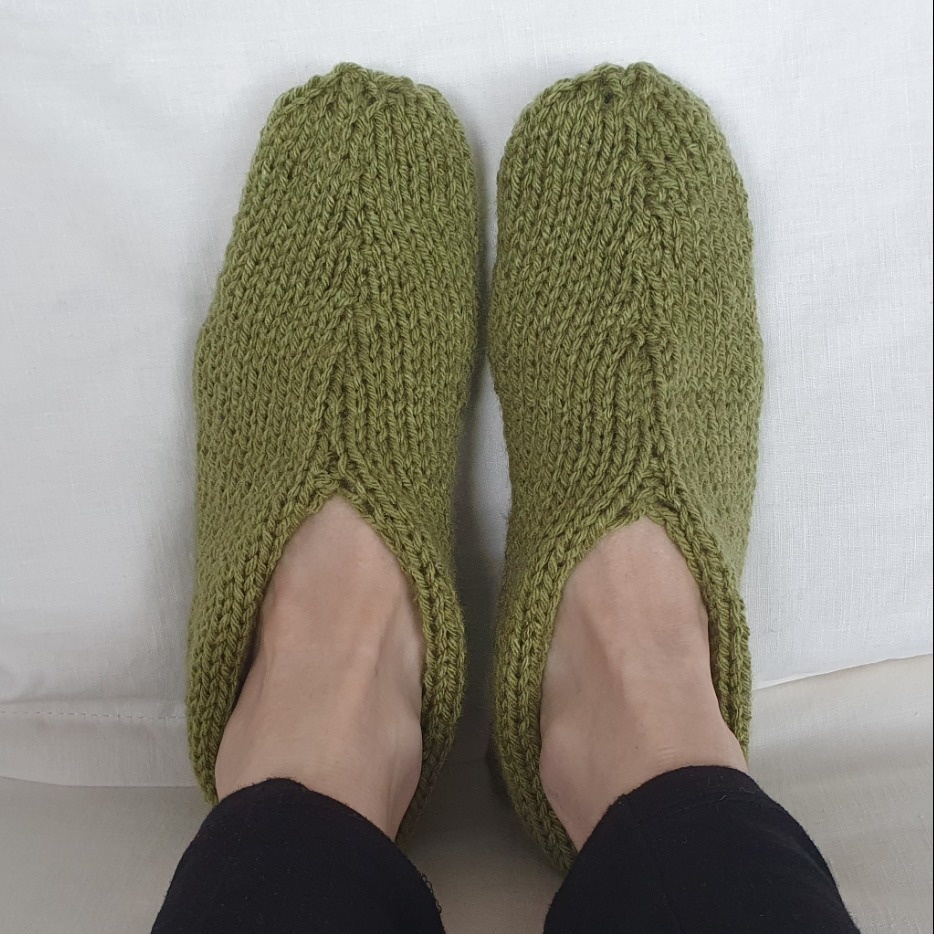 12ply easy knit slippers - Knitting pattern - Sage