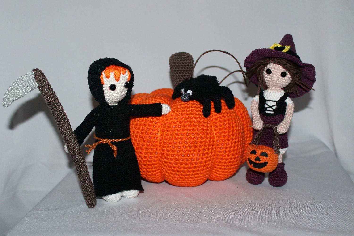 Halloween set, witch, death, ... crochet in english