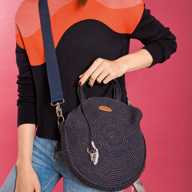 Rundtasche in Marine-Dunkelgrau